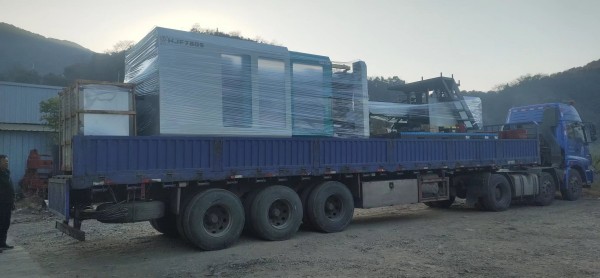 A Guide to Small Plastic Injection Molding machine - Yallala Morocco